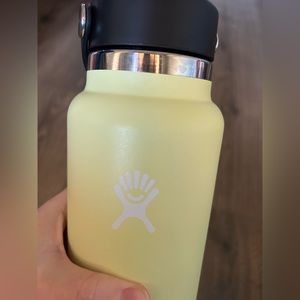 Hydro Flask | Kitchen | Hydro Flask Hydrojug 32 Oz Wide Mouth Citron ...